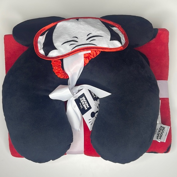 Disney | Accessories | New Mickey Mouse Travel Set | Poshmark